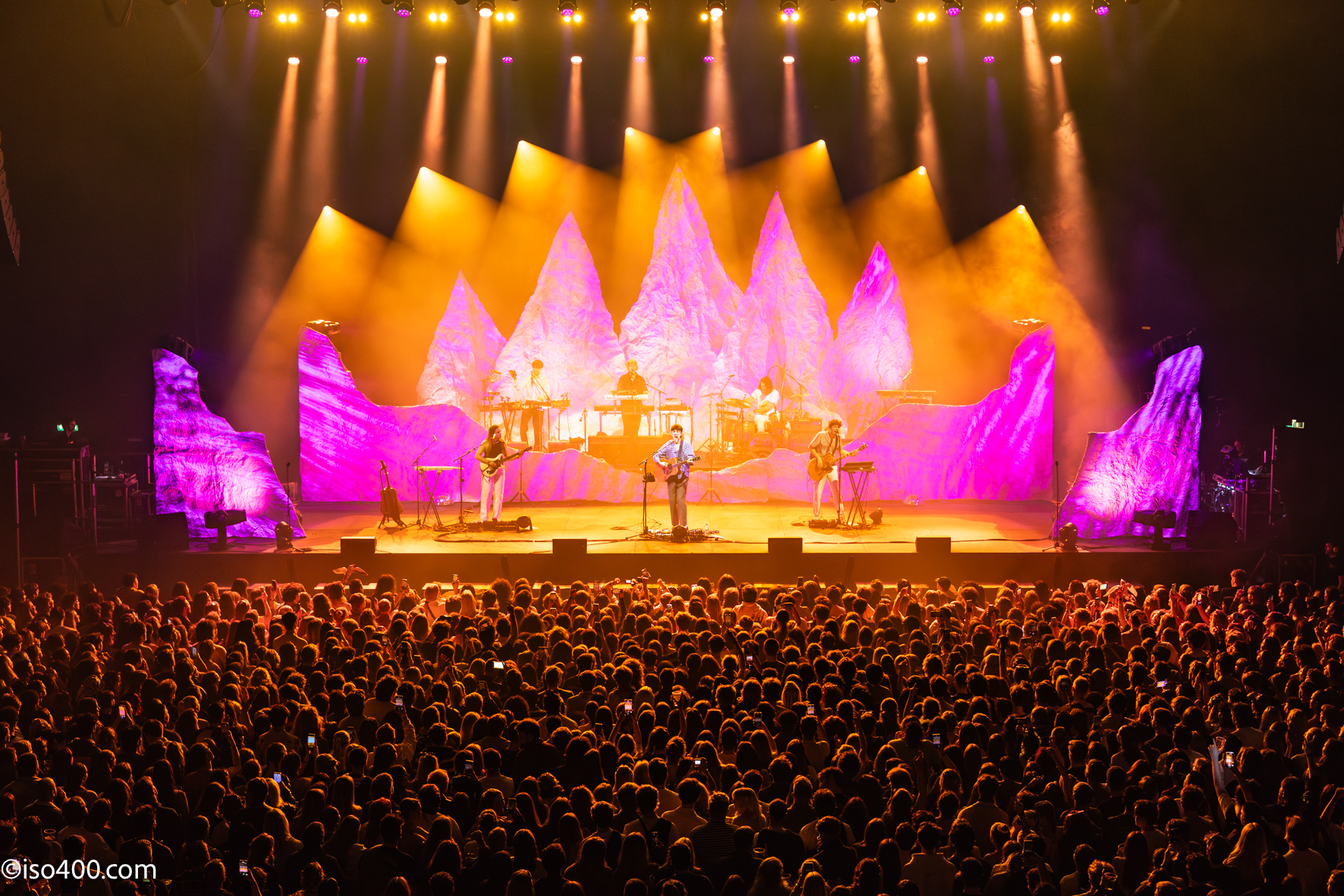 © Mike Burnell iso400.com – Breaking Glass Magazine